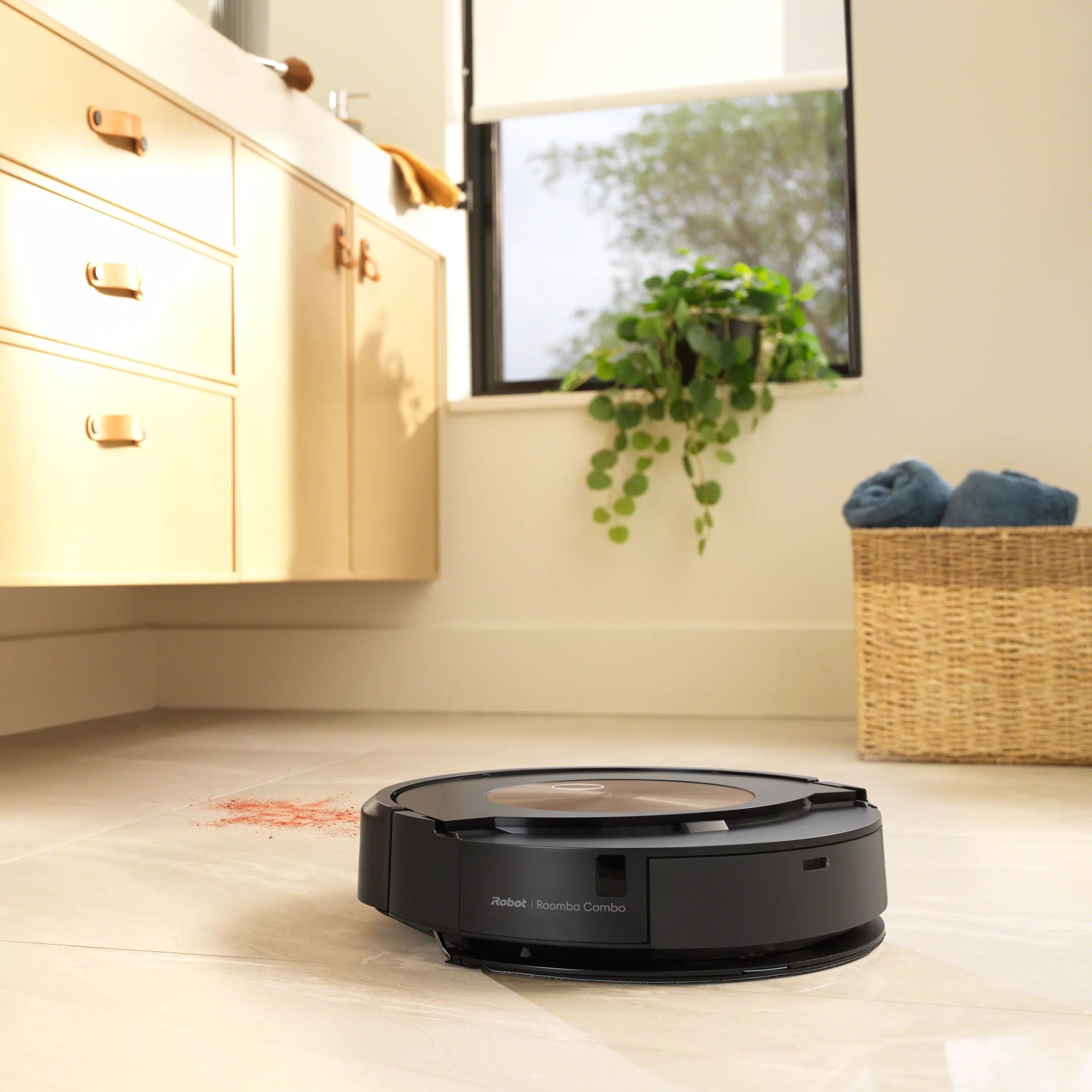 Roomba Combo® j9+ Auto-Fill Robot Vacuum & Mop