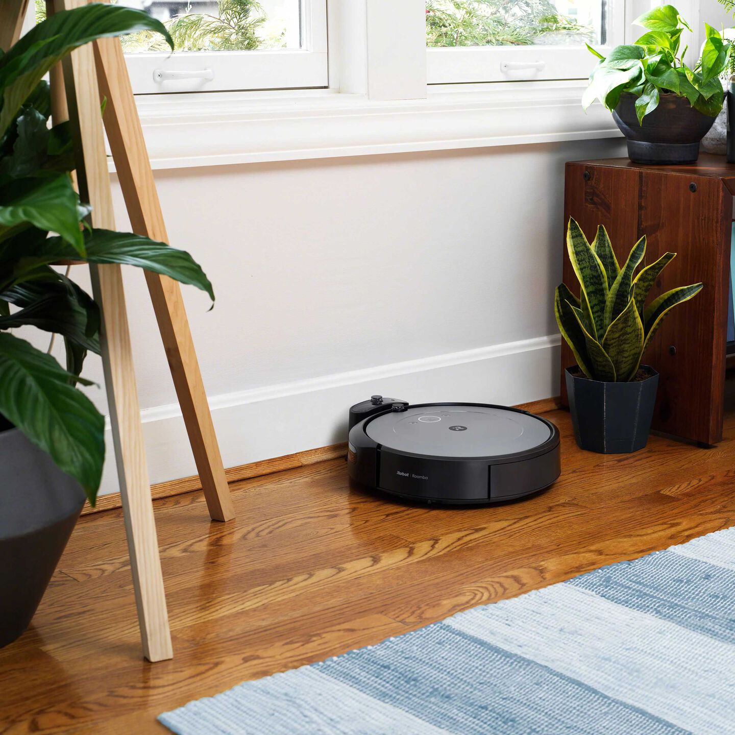 Wi-Fi® Connected Roomba® i2 Robot Vacuum